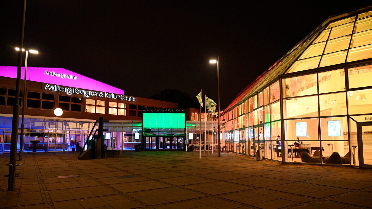 Simon Talbot - EKSTRA EXTRA 27. februar og 29. maj 2026 i AKKC